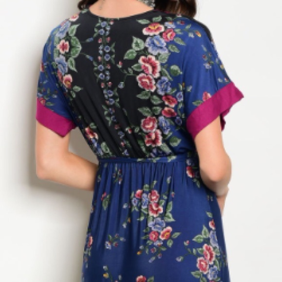 Gilli | Dresses | Navy Magenta Floral Maxi Dress Pretty | Poshmark